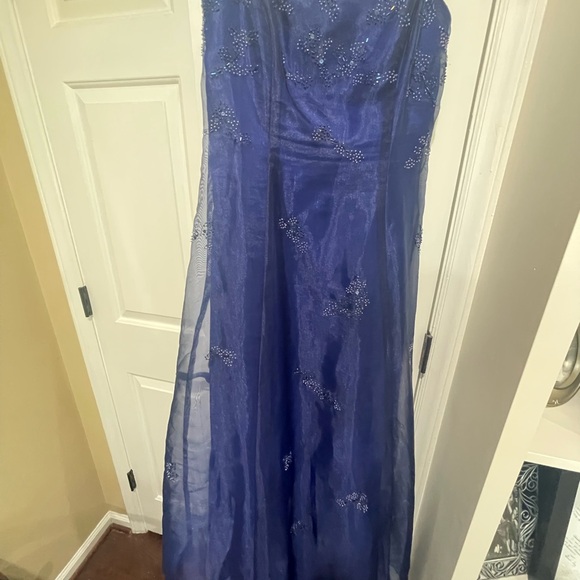 Niki-Macys New York | Dresses | Elegant Blue Strapless Prom Gown | Poshmark